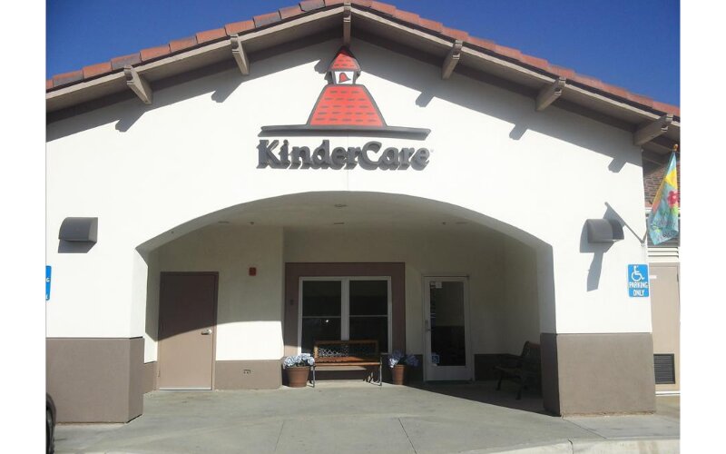 Ortaokul Highgrove KinderCare, Corona, foto