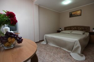 Golitsyna 19 (улица Льва Голицына No:19, посёлок городского типа Новый Свет), otel  Kırım Cumhuriyeti'nden