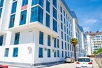 Апартаменты Море Апартаментов на Цветочной 30 (Tsevetochnaya Street No:30, Urban-Type Settlement of Sirius), otel  Krasnodarski krayından