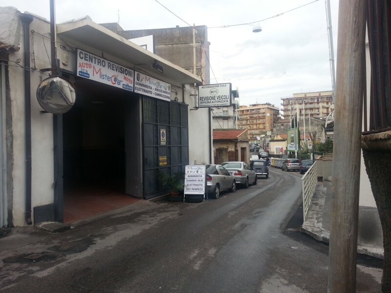 Jant ve lastikçiler Mister Car di Allegra Dario - Centro Revisione - Officina Meccanica - Gommista, Katanya, foto