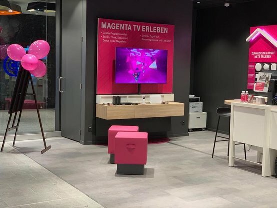Telekomünikasyon satış noktaları Telekom Partner Service Direkt GmbH Standort Forum Schwanthalerhöhe, Münih, foto