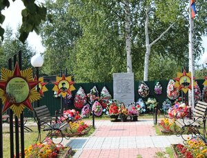 Памяти павших (Khanty-Mansiyskiy rayon, posyolok Vykatnoy), anıt, heykel  Hantı‑Mansi Özerk Okrugu'ndan