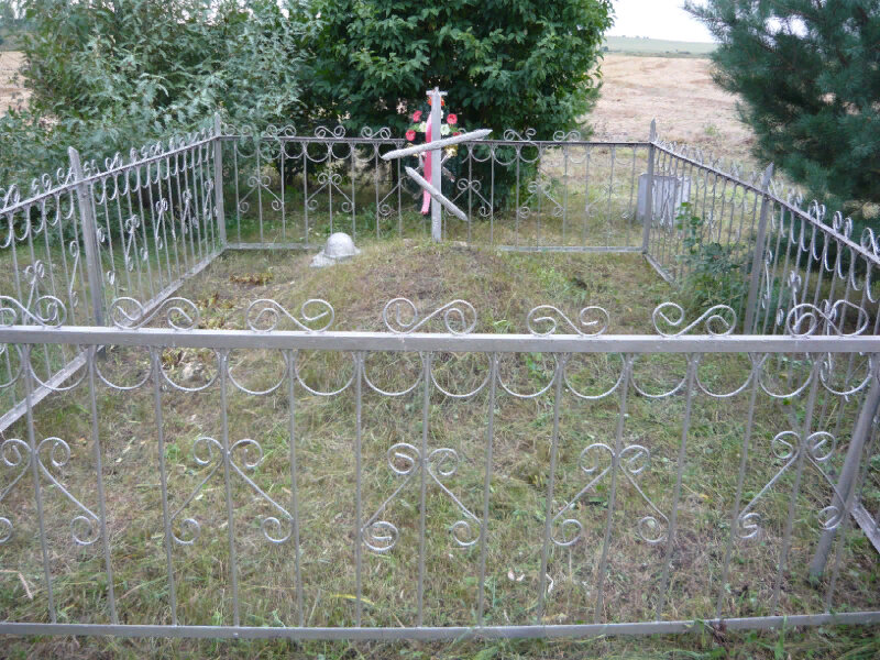 Anıt, heykel Могила разведчика К.И.Катеринича, Orlovskaya oblastı, foto
