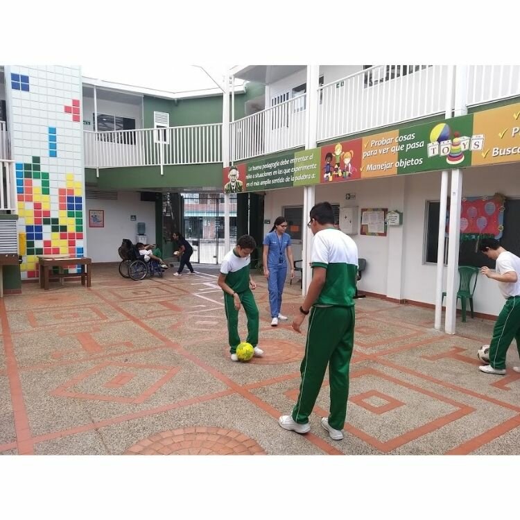 Ortaokul Jean Piaget Technical Institute, Cucuta, foto