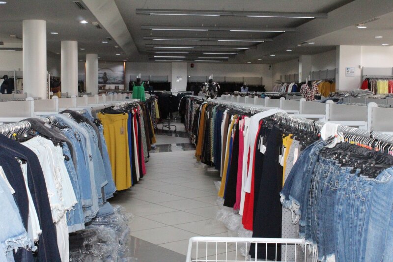 Giyim mağazası Alita Shopping, Andria, foto
