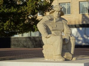Pitman (Aqmola oblysy, Stepnogorsk, 3-y mikrorayon), park, sokak heykeli  Stepnogorsk'tan