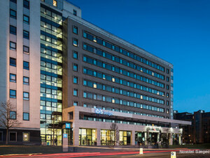 Novotel Szeged (Csongrád-Csanád vármegye, Szeged), otel  Szeged'den