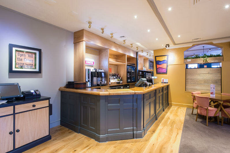 Restoran Beefeater Walston Castle, Galler, foto