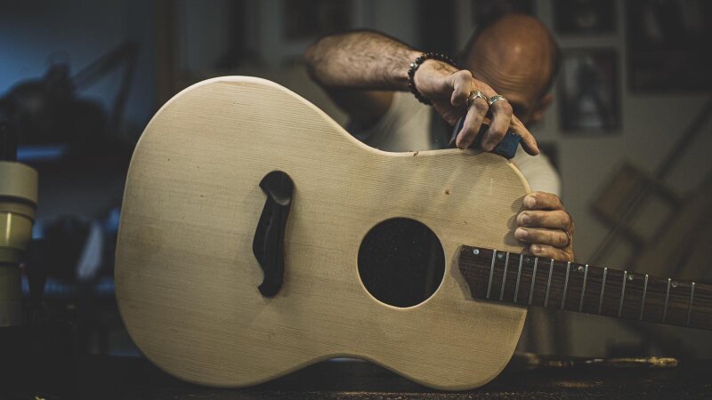 Müzik enstrumanların tamiri Liuteria Peter G., , foto