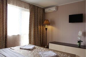 Идиллия (улица Ветеранов No:41, село Осипенко), otel  Sevastopol'dan
