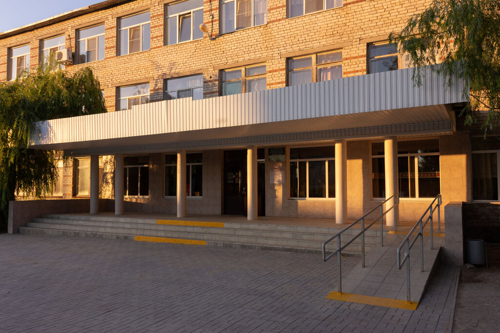 Ortaokul Leninsk Secondary School No. 3, Leninsk, foto