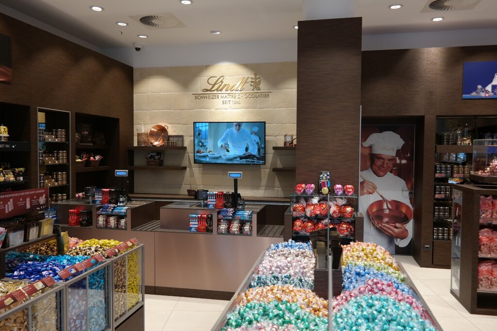 Kuruyemiş, atıştırmalık, kuru meyve Lindt Boutique Berlin DomAquarée, Berlin, foto