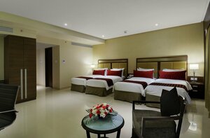 Express Inn The Business Luxury Hotel (State of Maharashtra, Nashik), otel  Nashik'ten