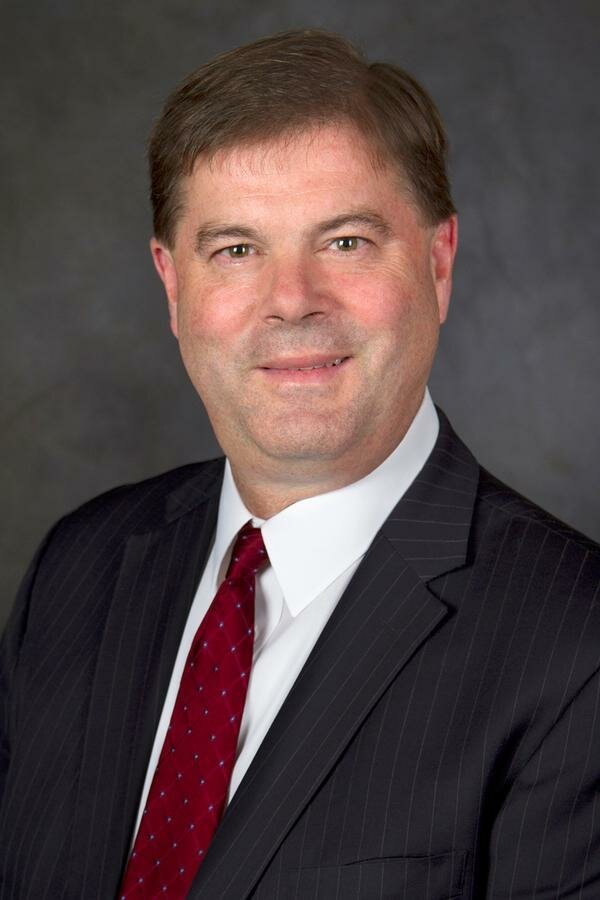 Yatırım fonu firmaları Edward Jones - Financial Advisor: David L Price, Aams™, Michigan Eyaleti, foto