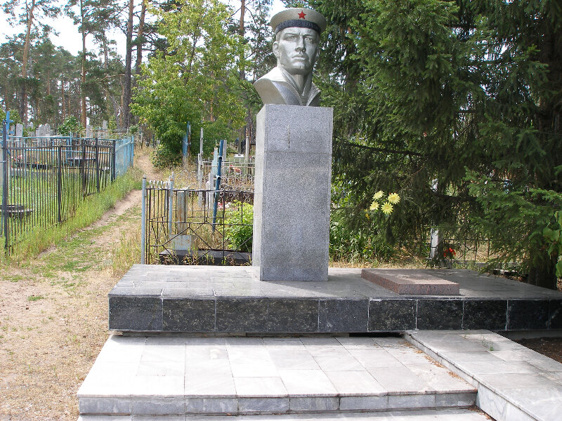 Ünlü kişilerin mezarları Е.А. Никонов, Tolyatti (Togliatti), foto