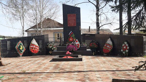 Воинам, павшим в годы Великой Отечественной войны (Khanty-Mansi Autonomous Area, Oktyabrskiy rayon, selskoye poseleniye Maly Atlym, selo Bolshoy Atlym), anıt, heykel  Hantı‑Mansi Özerk Okrugu'ndan