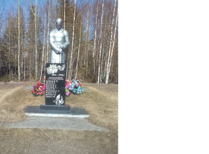 Братская могила воинов, погибших в годы Великой Отечественной войны 1941-1945 гг. (Republic of Karelia, Kemskiy rayon, Krivoporozhskoye selskoye poseleniye, posyolok Krivoy Porog), anıt, heykel  Karelya Cumhuriyeti'nden
