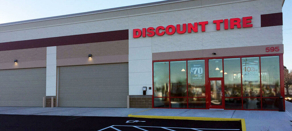 Jant ve lastikçiler Discount Tire, Ohio Eyaleti, foto
