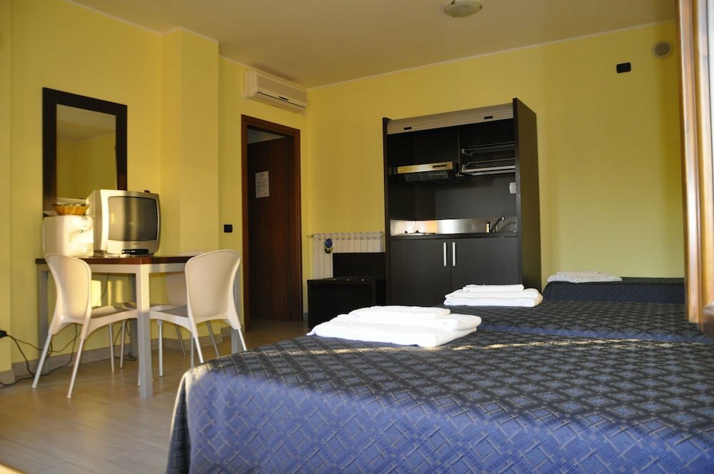 Otel Residence San Prospero, Lombardiya, foto