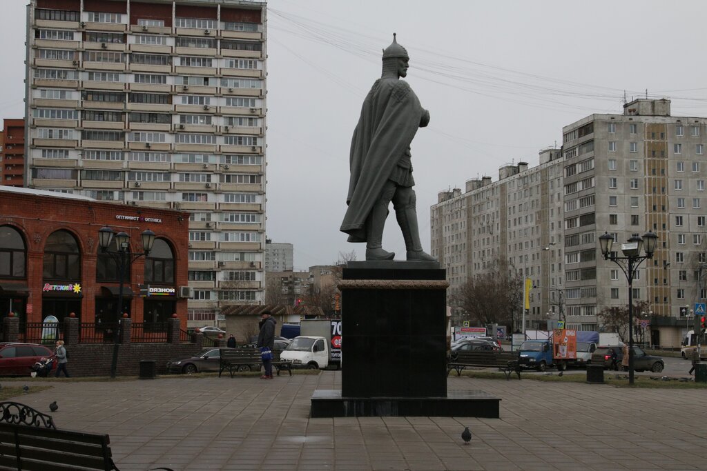 Anıt, heykel Дмитрий Донской, Dzerjinski, foto
