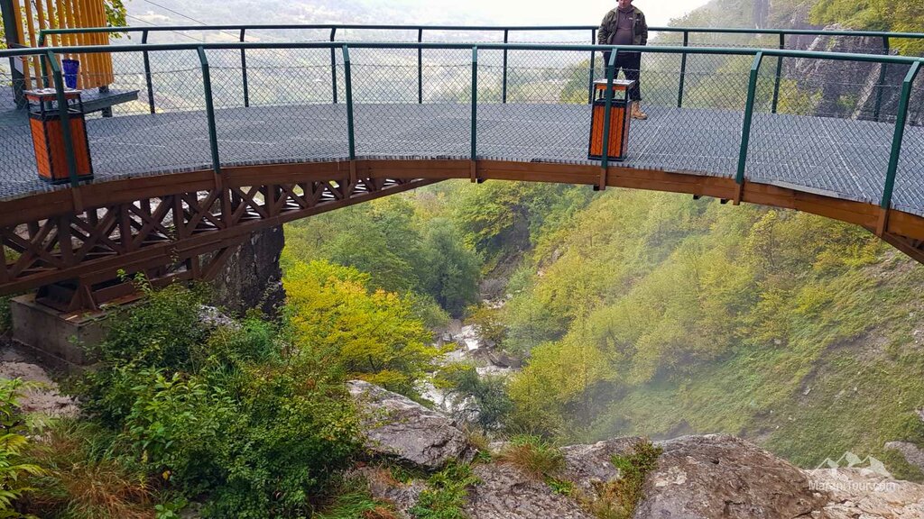 Şelale Kinchkha Waterfall, , foto