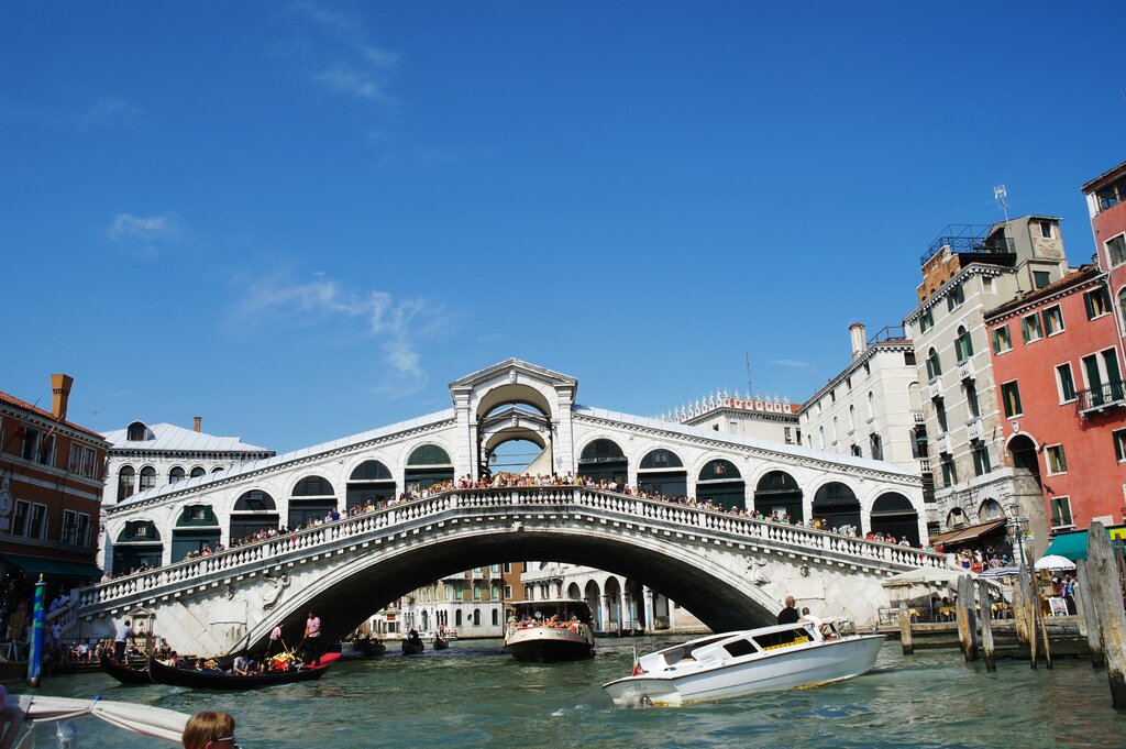 Turistik yerler Ponte Rialto, Venedik, foto