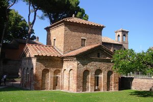 Mausoleo di Galla Placidia (Via Galla Placidia No:11, Ravenna), turistik yerler  Ravenna'dan