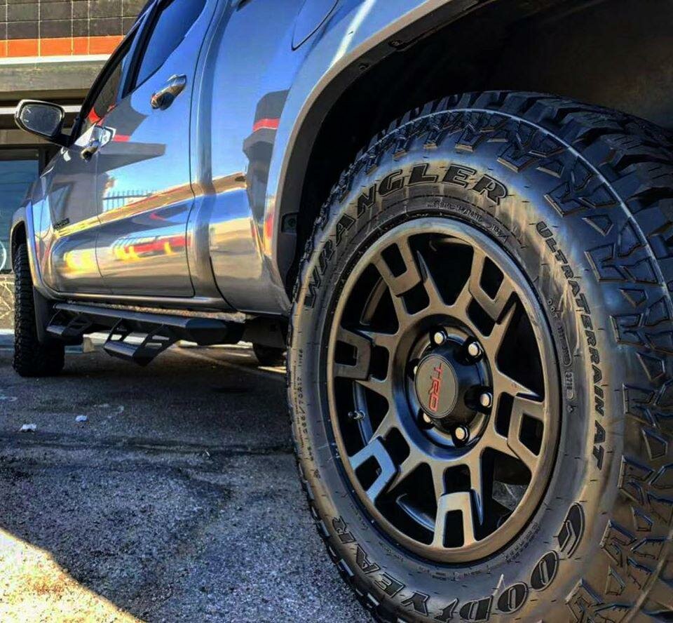 Jant ve lastikçiler Exclusive Wheels and Tires, Tempe, foto