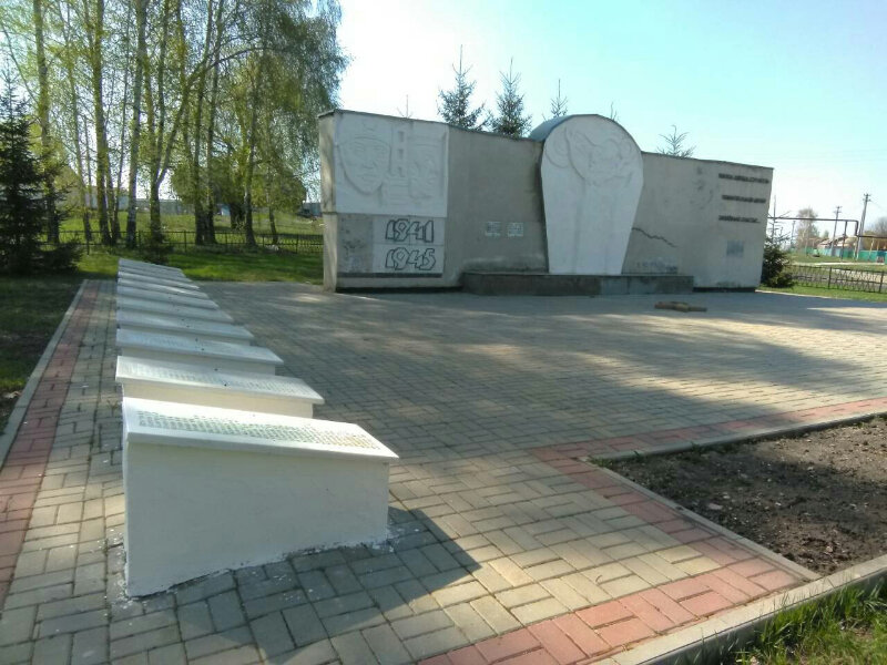 Anıt, heykel Погибшим воинам-землякам, Tambovskaya oblastı, foto
