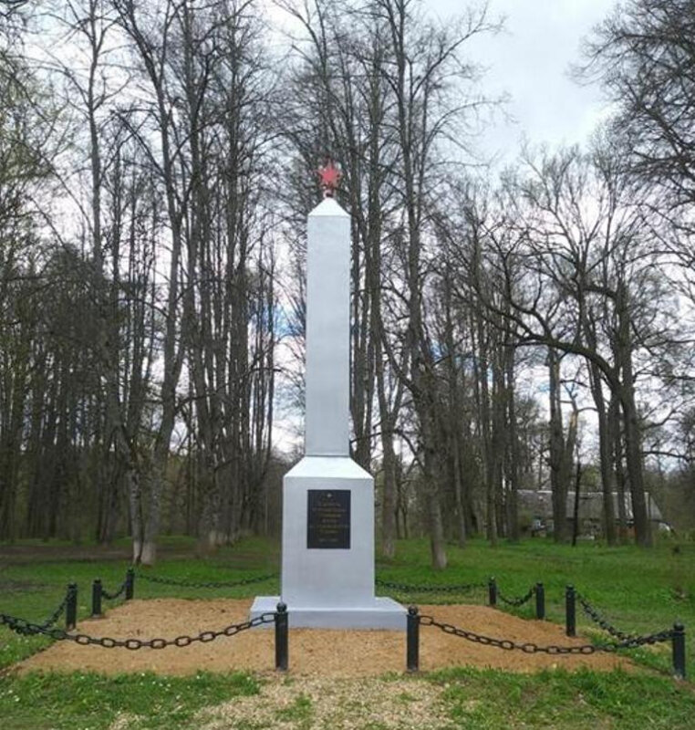 Anıt, heykel Обелиск землякам-конезаводцам, Smolenskaya oblastı, foto