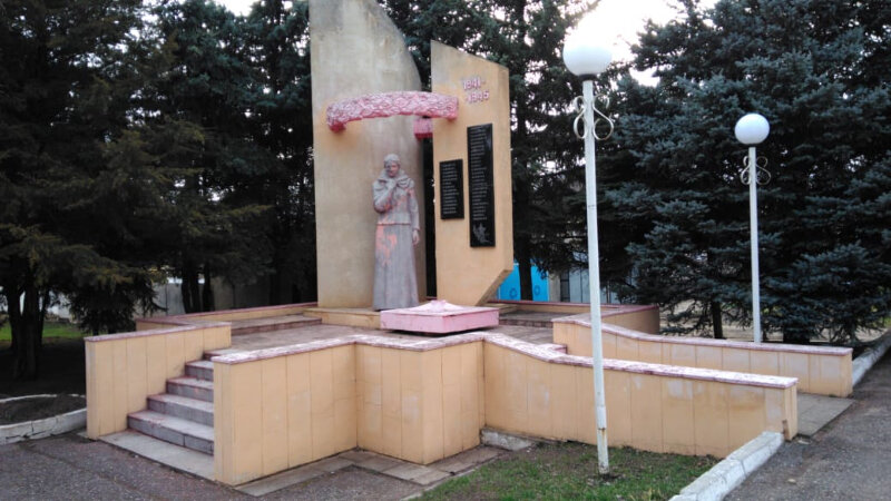 Anıt, heykel Мемориал Скорбящая мать, Stavropolski krayı, foto