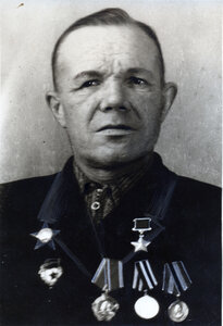 Anıt levhası, anıt taş Герою Советского Союза Носкову Николаю Михайловичу, Oçer, foto