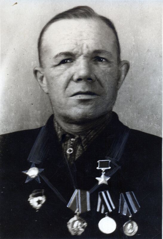 Anıt levhası, anıt taş Герою Советского Союза Носкову Николаю Михайловичу, Oçer, foto