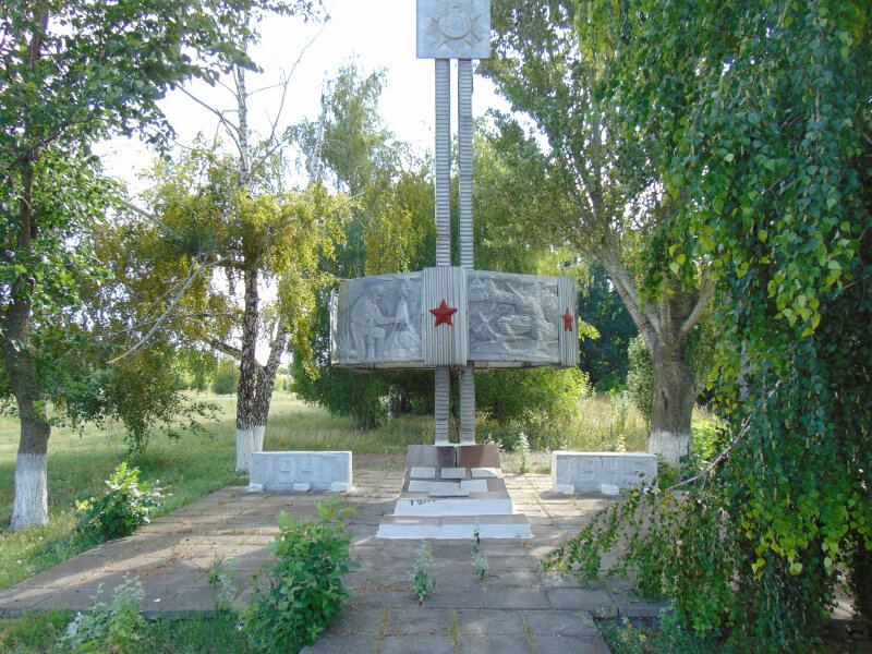 Anıt, heykel Воинам, погибшим в годы Великой Отечественной войны, Voronejskaya oblastı, foto