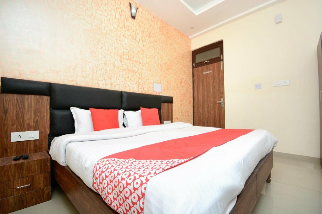 Otel Oyo 30743 Hotel Himalayan, Çhandigarh, foto