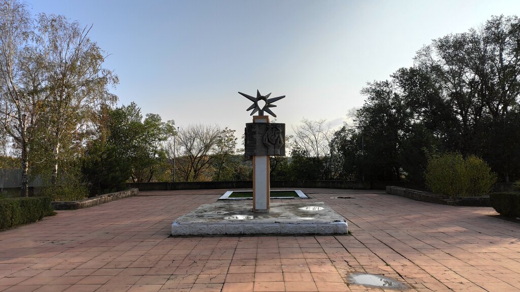 Anıt, heykel Первой электростанции в Молдавии, Tiraspol, foto