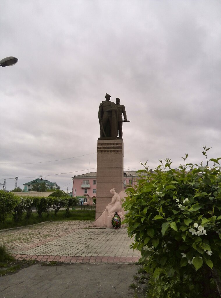 Anıt, heykel Борцам за Советскую власть, Tatarsk, foto