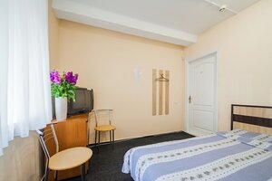 Guest House near Railway Station (Bohdanivska Street No:2), otel  Kiev'den