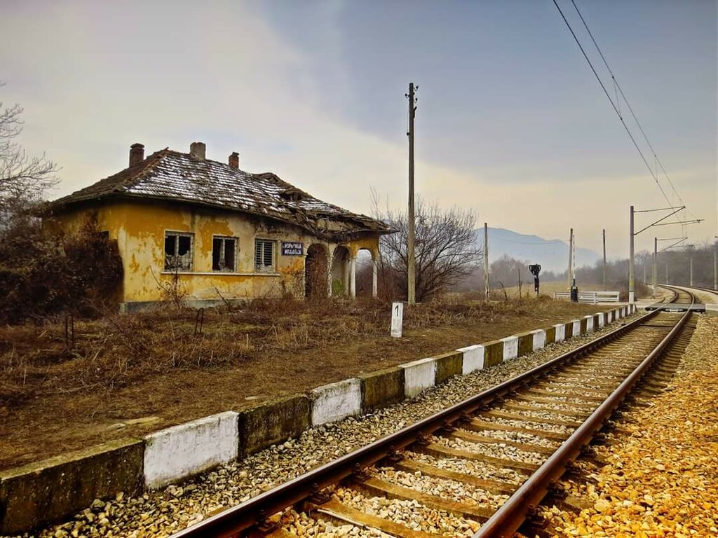 Tren istasyonu спирка Моравица, İvraça (Vratsa), foto