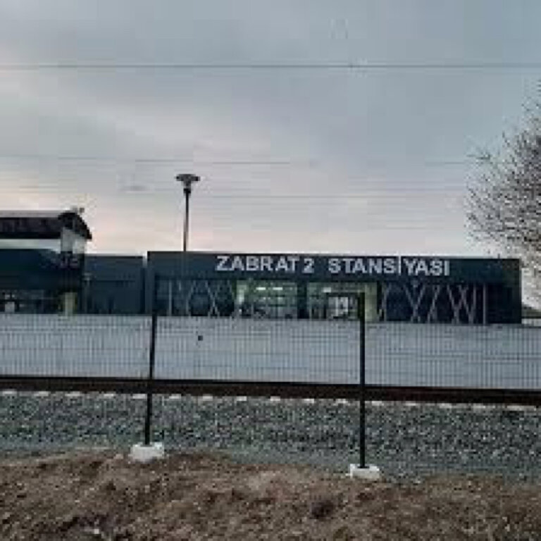 Tren istasyonu Zabrat-2 İstasyonu, Bakü, foto