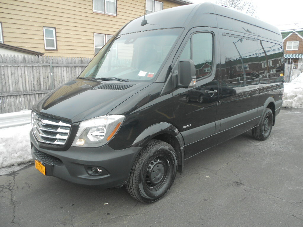 Kamyon ve ağır vasıta satış ve servis firmaları Empire Rent A Car, New York, foto