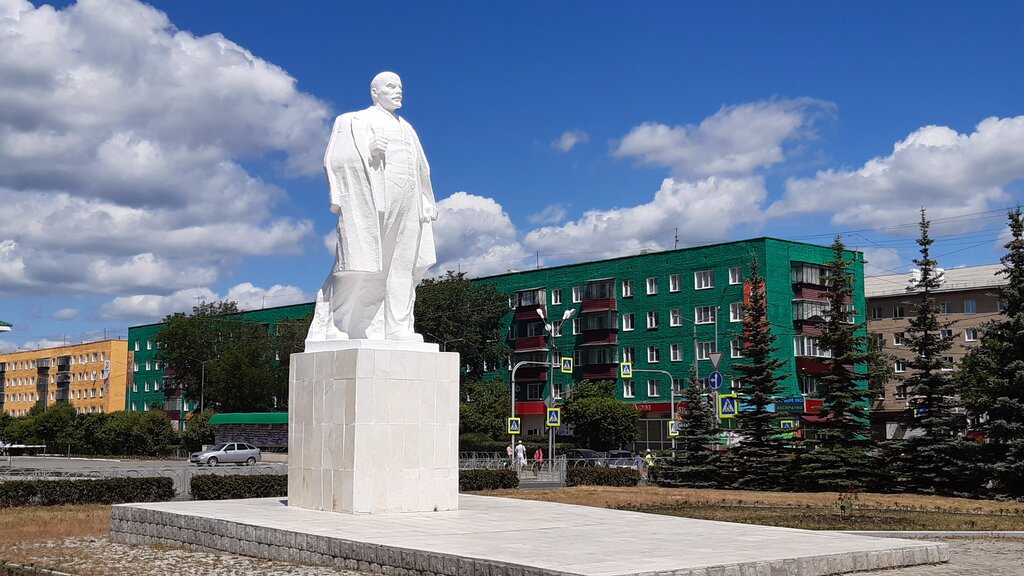 Anıt, heykel В.И. Ленин, Uçaly, foto