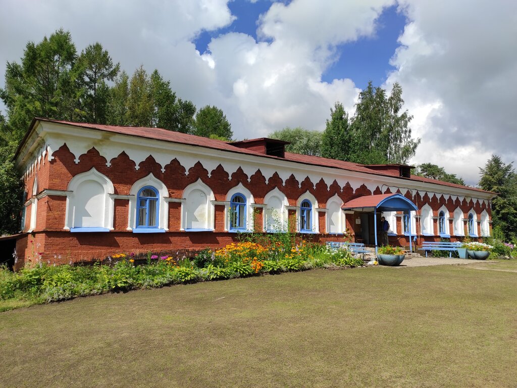 Turistik yerler Братский корпус с трапезной, XIX в., Velikiy Novgorod, foto