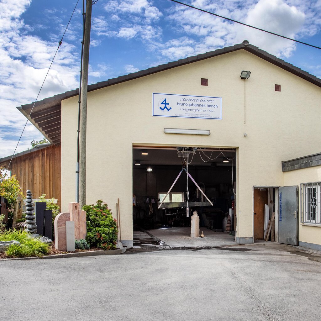 i̇nşaat malzemeleri toptan Steinmetzwerkstatt Natursteine Grabmale Bildhauer Bruno Johannes Harich GmbH Siegburg, Siegburg, foto