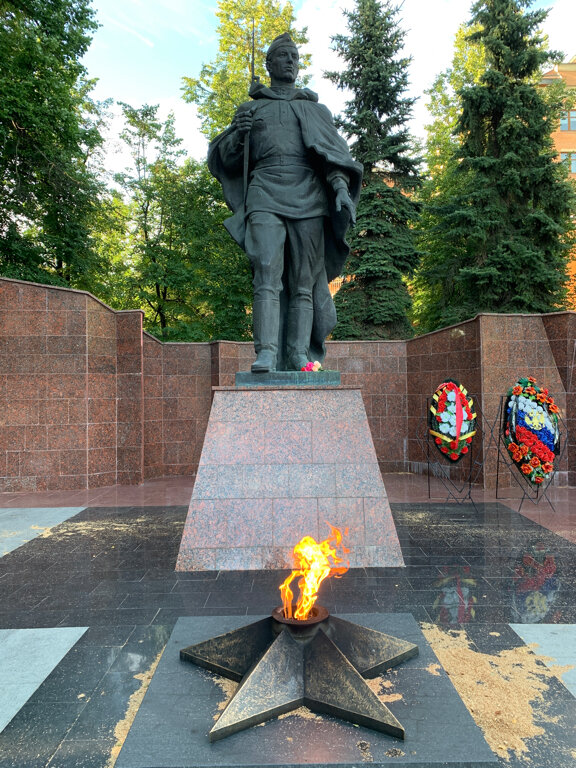 Anıt, heykel Вечный огонь, Zvenigorod, foto