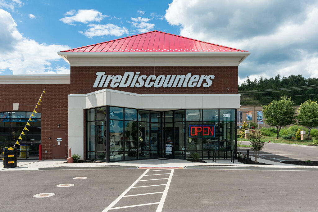 Otomobil kliması firmaları Tire Discounters, Tennessee Eyaleti, foto