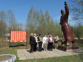 Обелиск (Vologda Region, Cherepovetskiy rayon, selskoye poseleniye Ulomskoye, derevnya Chayevo), anıt, heykel  Vologodskaya oblastından