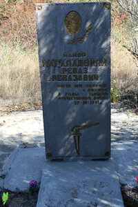 Майор Р.Р. Магалашвили, погибший при обороне г. Джанкоя в 1941 г. (Autonomous Republic of Crimea, Dzhankoy, Staroye kladbishche), ünlü kişilerin mezarları  Canköy'den