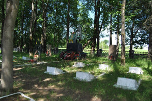 Солдат со знаменем (Smolensk Region, Krasninskiy munitsipalny okrug, M-1 Belarus, 453-y kilometr), anıt, heykel  Smolenskaya oblastından