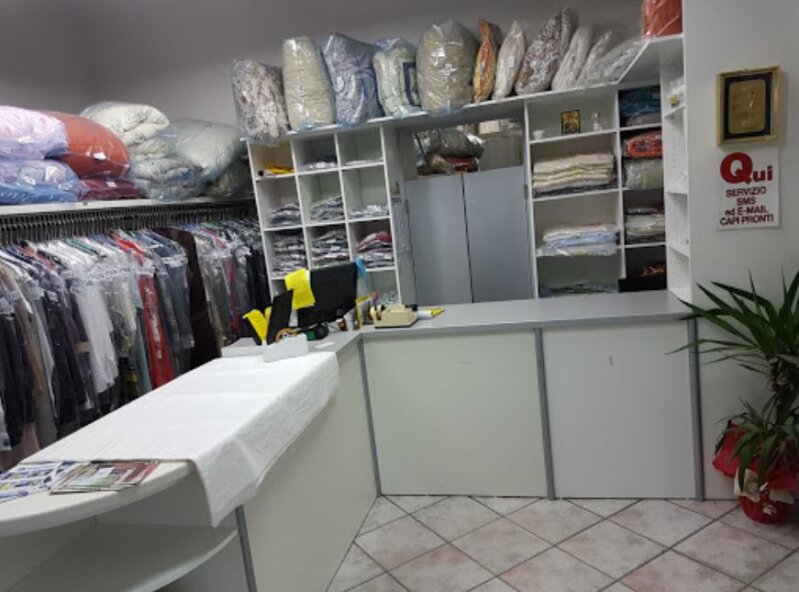 Kuru temizlemeciler Lavanderia La Irma, Benevento, foto